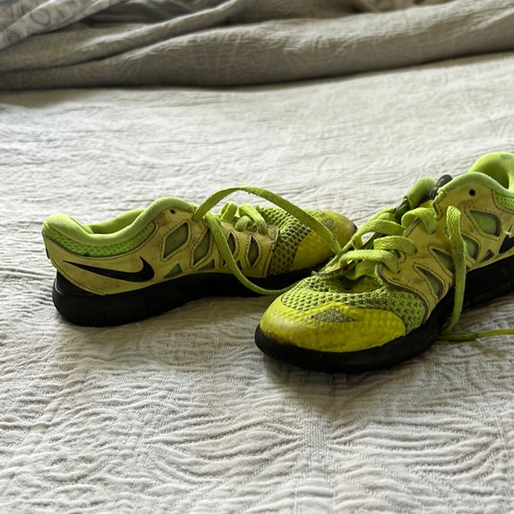 Nike | Shoes | Neon Yellow Light Weight Kids Sneaker | Poshmark